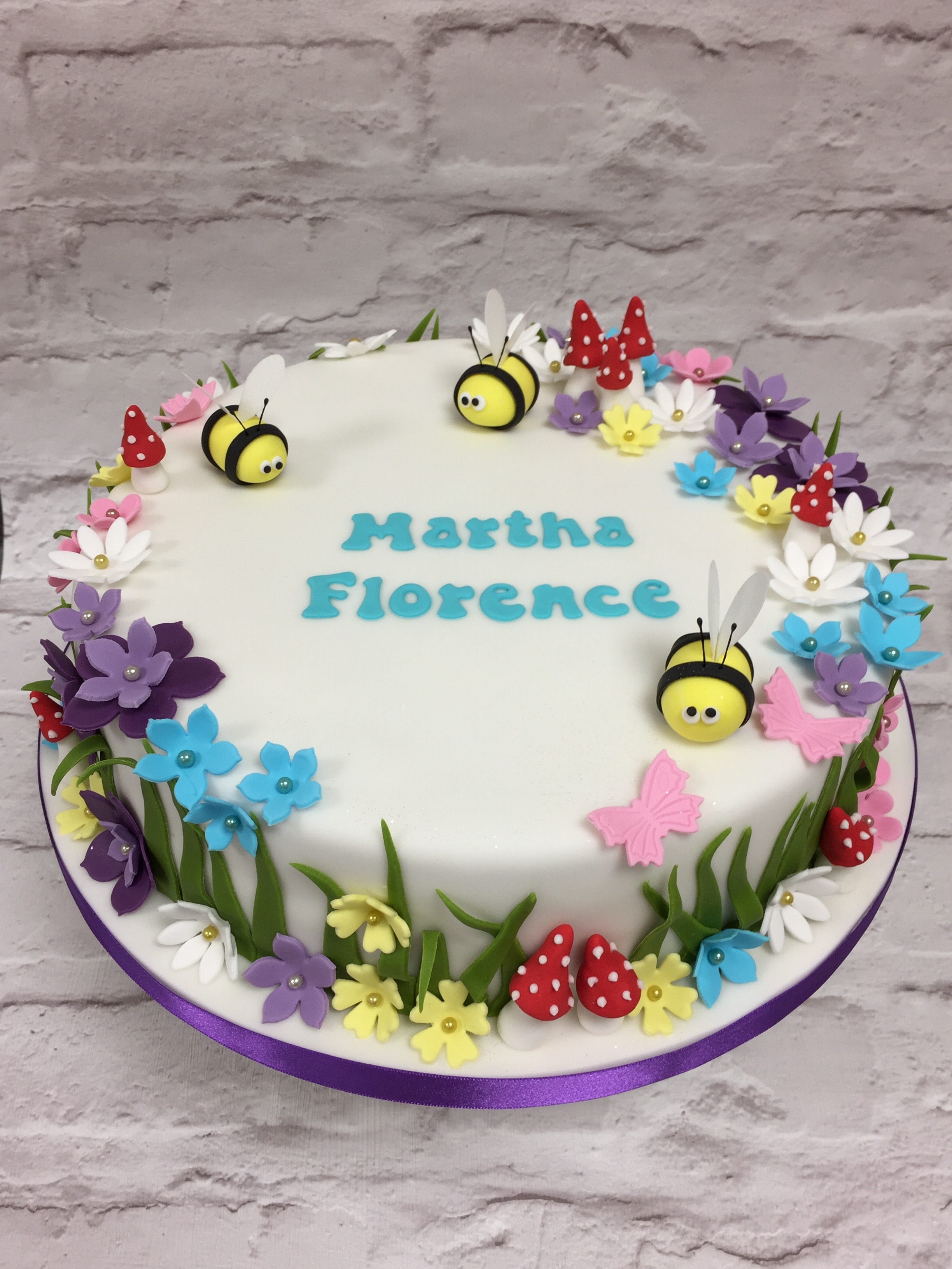 Calico and Cake – Bespoke cakes